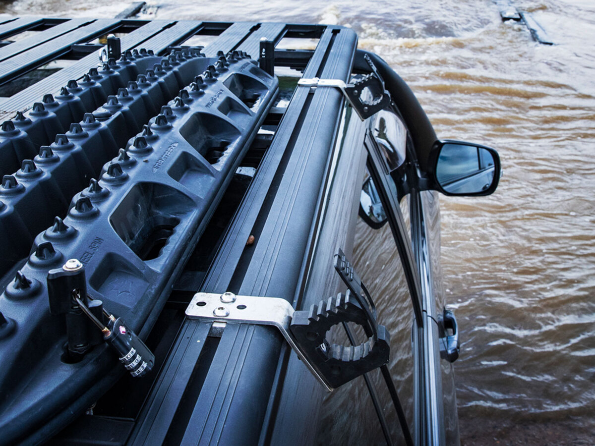 Genuine QuickFist Rubber Clamps – Shovel Axe Holder – 25-45mm - QUICK FIST